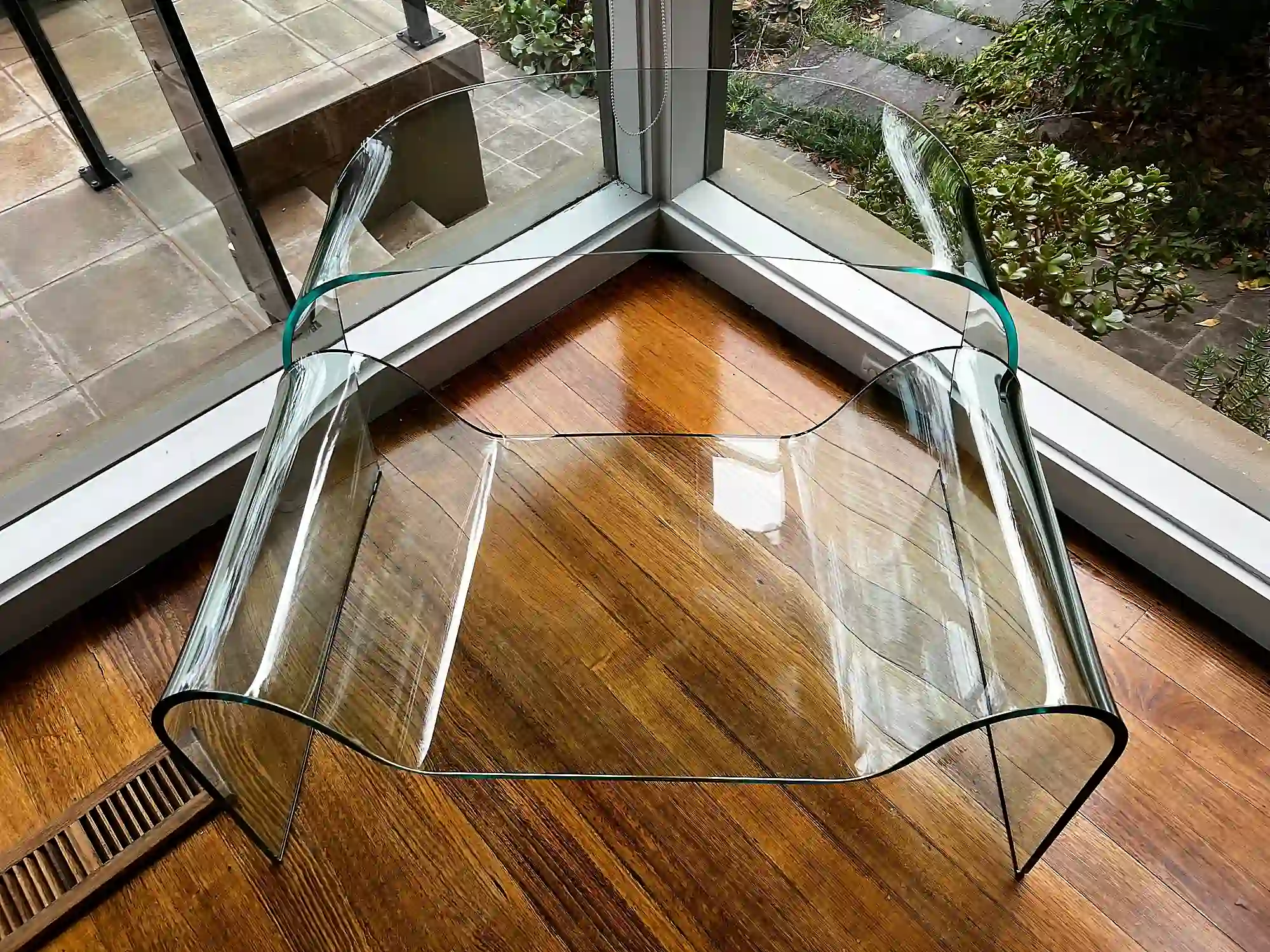Ghost Lounge Chair | Cini Boeri & FIAM Italia | Iconic Curved Glass Design